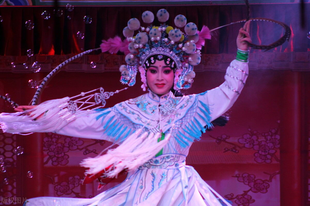 When did the Southern Opera and the Northern Zaju come into being? - iNEWS