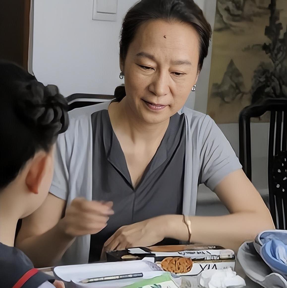 Zhou Yemang: Abandoned the pregnant Xi Meijuan, quickly remarried Miss ...