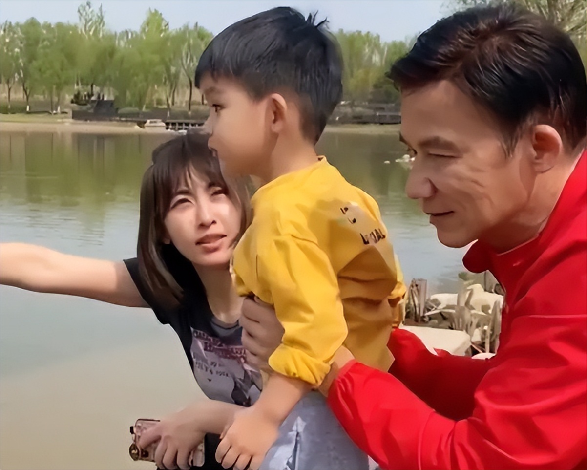 Li Zixiong: Marry Yaqi for the second time, and become a father again ...