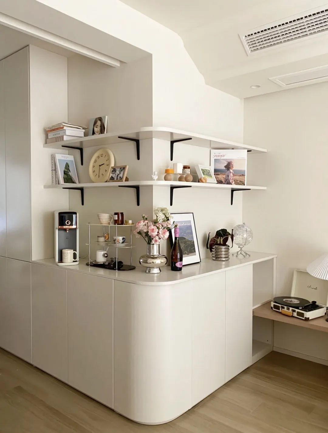 The 1m2 tasteless corner encounters the anti-sky design, and the curse ...