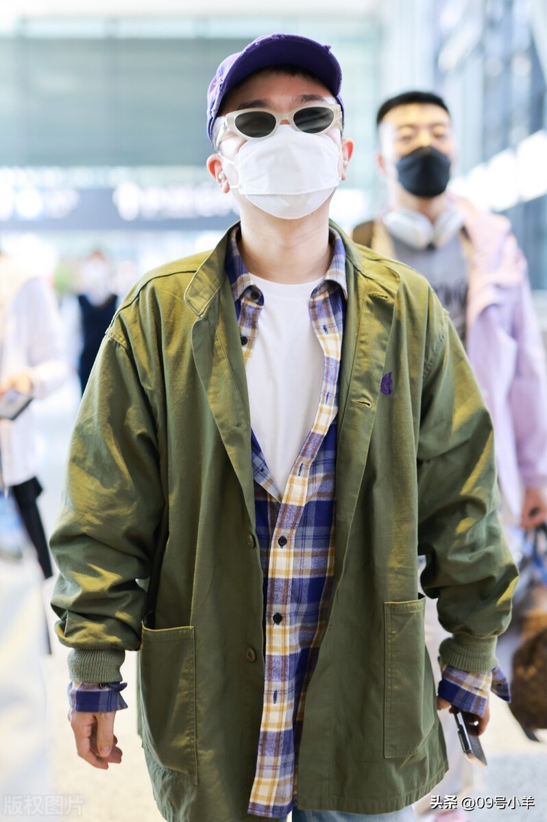 Zhang Da appeared at Shanghai Hongqiao Airport - iMedia