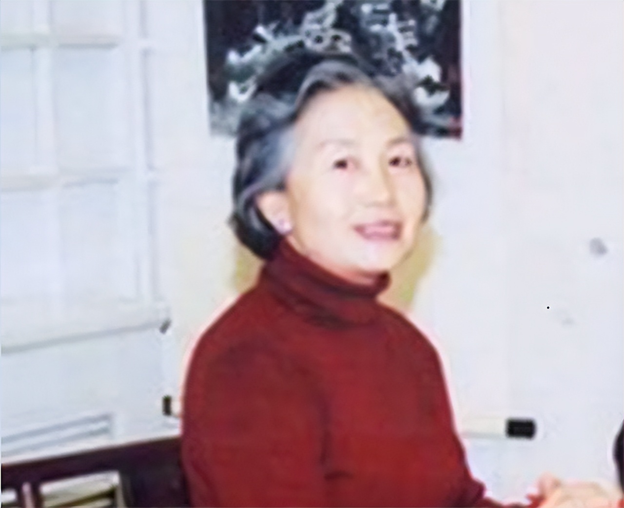 Zhang Yufeng took a group photo with the descendants of the Mao family, and had a harmonious ...