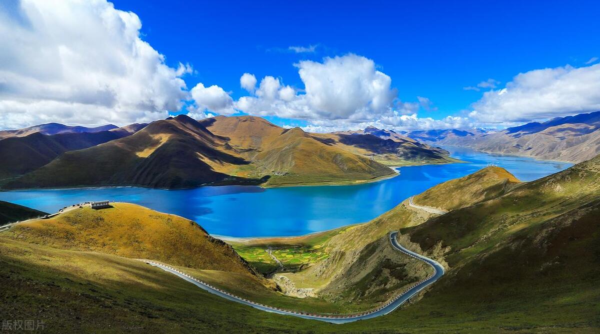 Crossing the most desolate and lonely highway G219 in the world, the ...