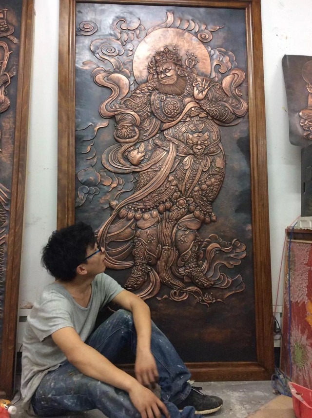 How shocking is the bronze sculpture that has been circulating for ...