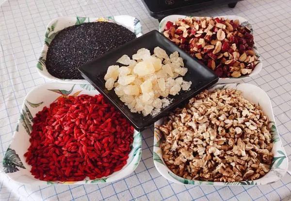 The process of making donkey-hide gelatin cake - iNEWS