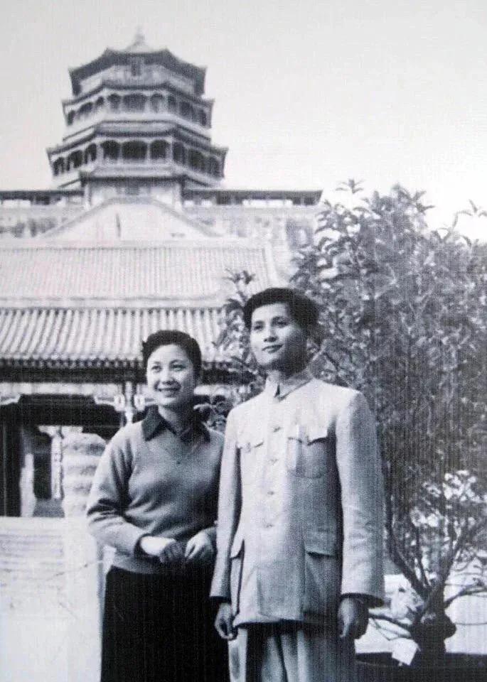 The tragic song of the times, the death of Yan Fengying, a talented ...