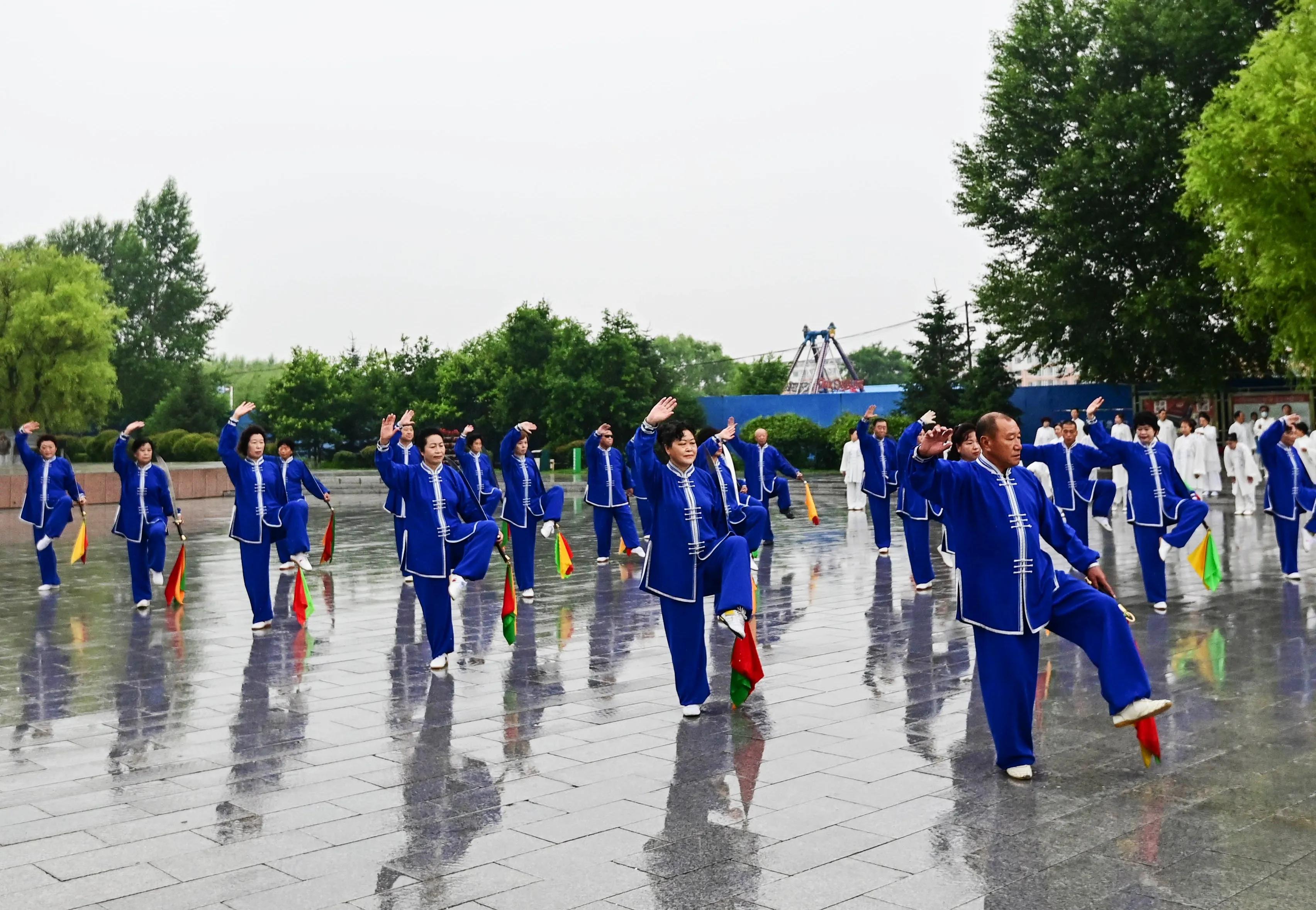 Happy Tai Chi people selfless devotee - iNEWS