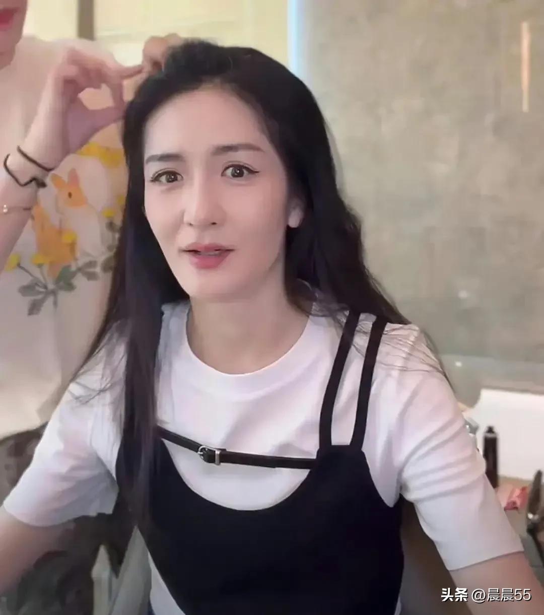 Xie Na showed up to record a variety show - iNEWS