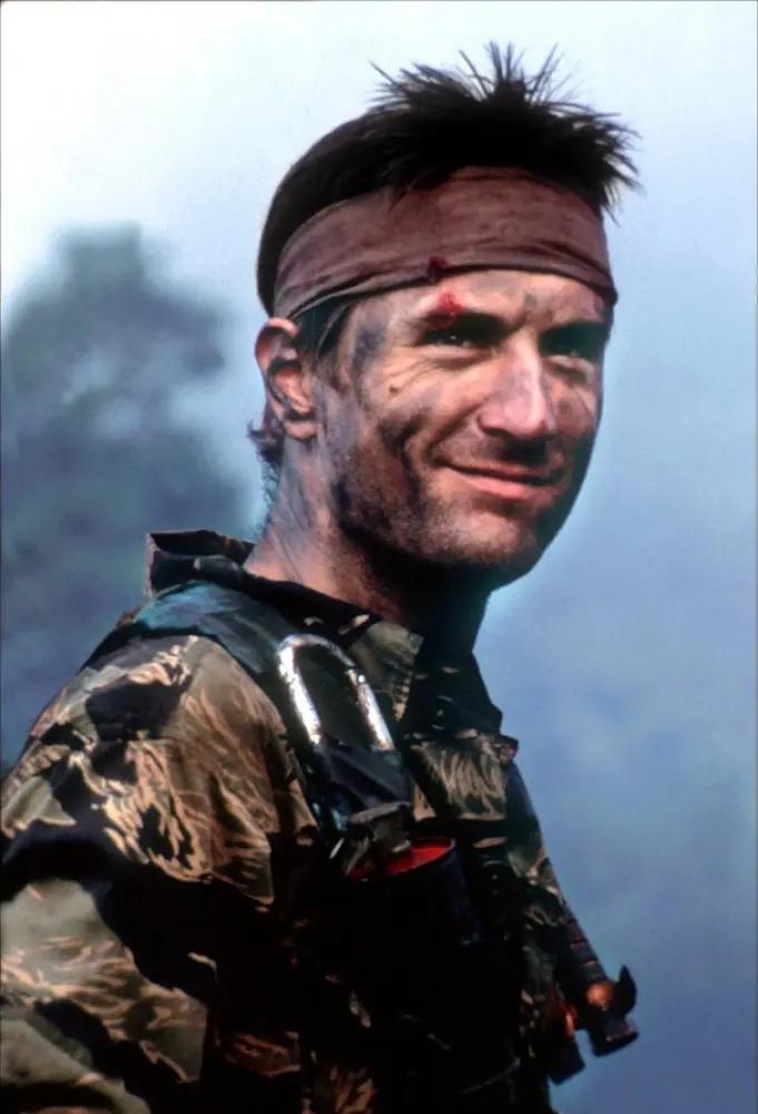 Touching! "The Deer Hunter": Use war to show the importance of ...