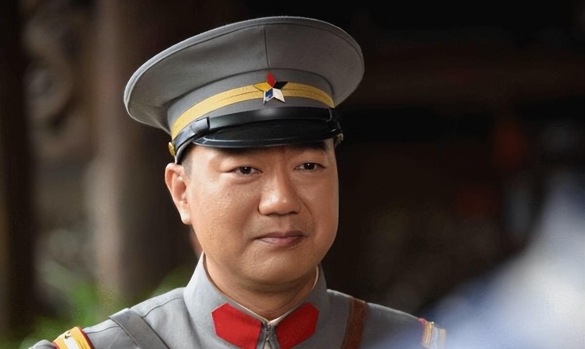 They are also playing "Peng Dehuai". Watch Dong Yong and Ding Yongdai together, and the ...