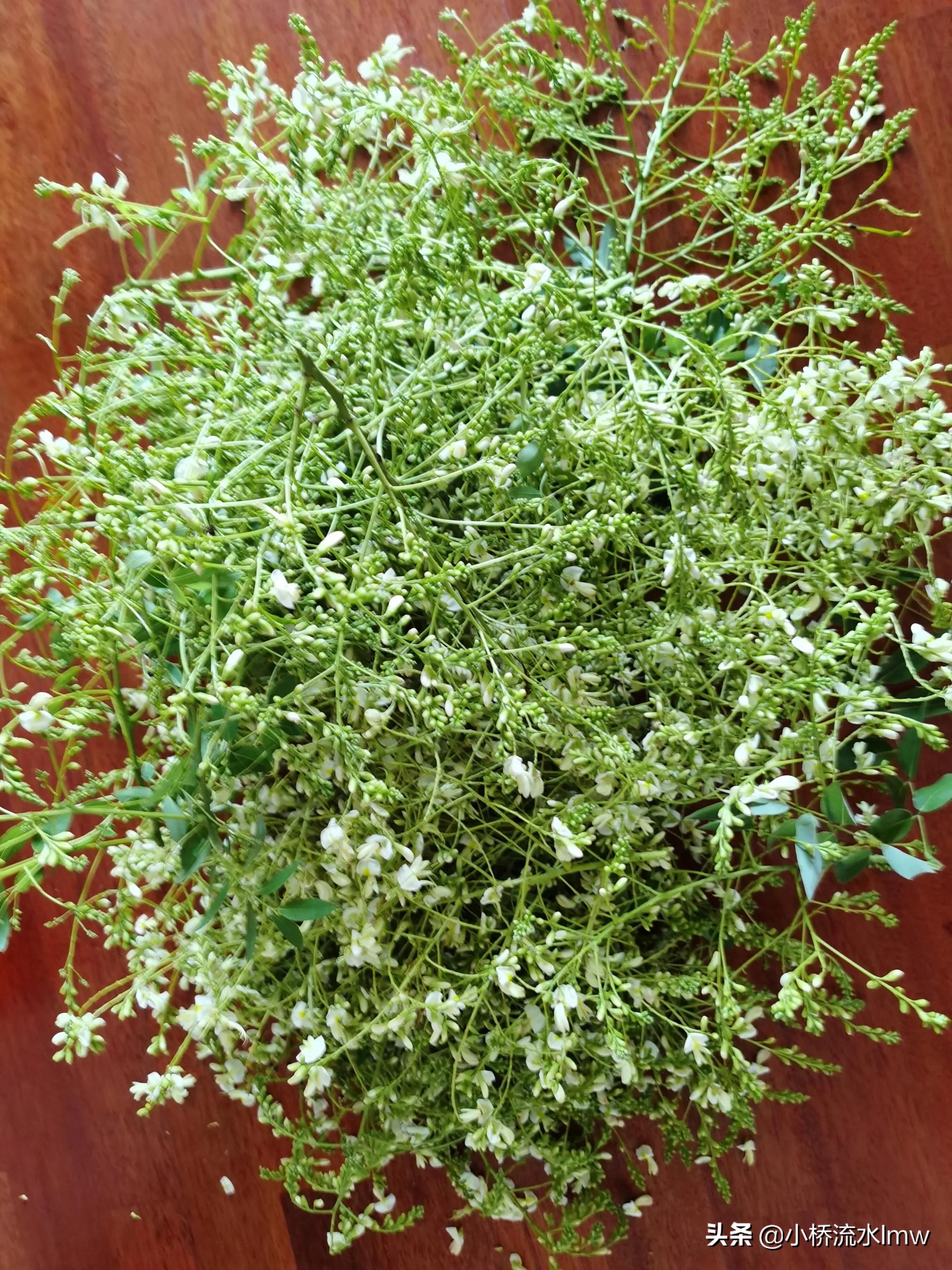 Hand-fry locust rice tea - iNEWS