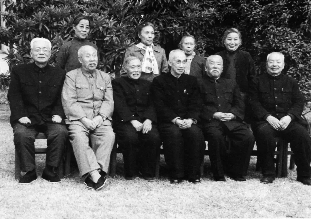 The first row of photos are all important leaders of New China. Do you ...
