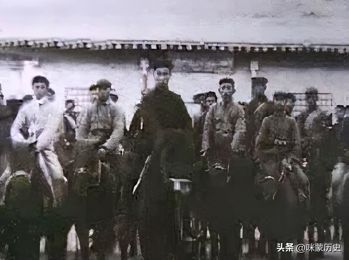 Ma Jiajun was defeated, Ma Bufang rented 3 passenger planes and fled to ...