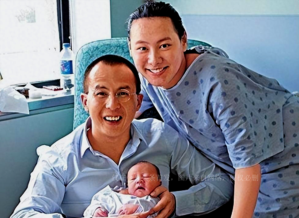 35-year-old Liang Luo Shihan posted a wedding banquet photo, wearing a ...