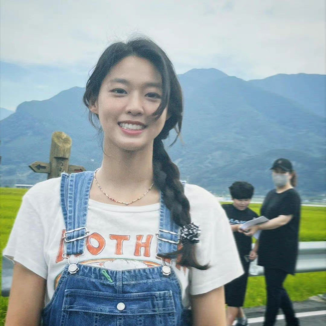 The figure is very charming, but the face is very pure. The 27-year-old ...