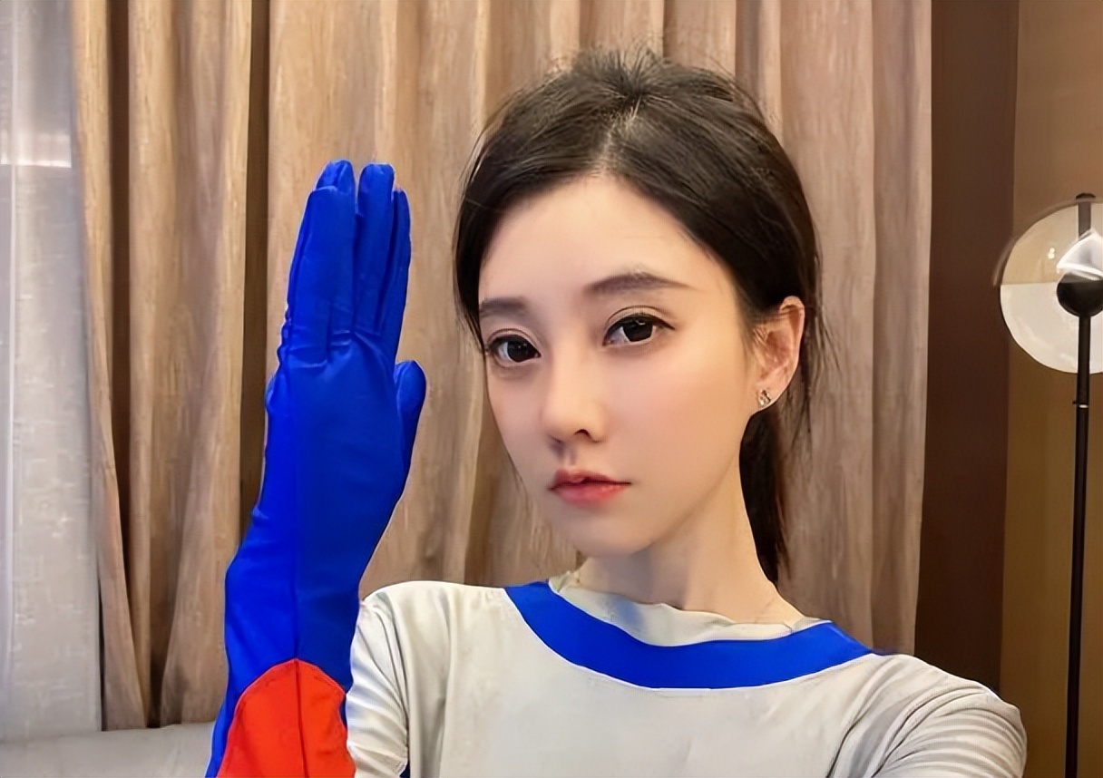 Relying on cover songs to become popular, without strong musical skills ...