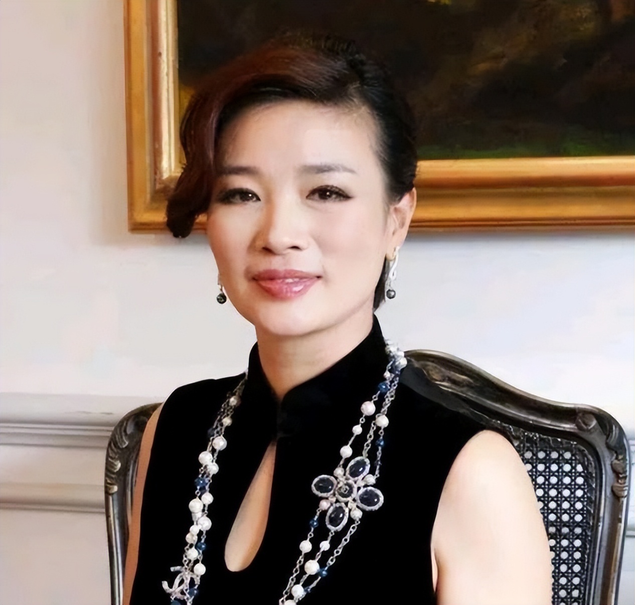 Her ex-husband was imprisoned for embezzling public funds. She fell in ...