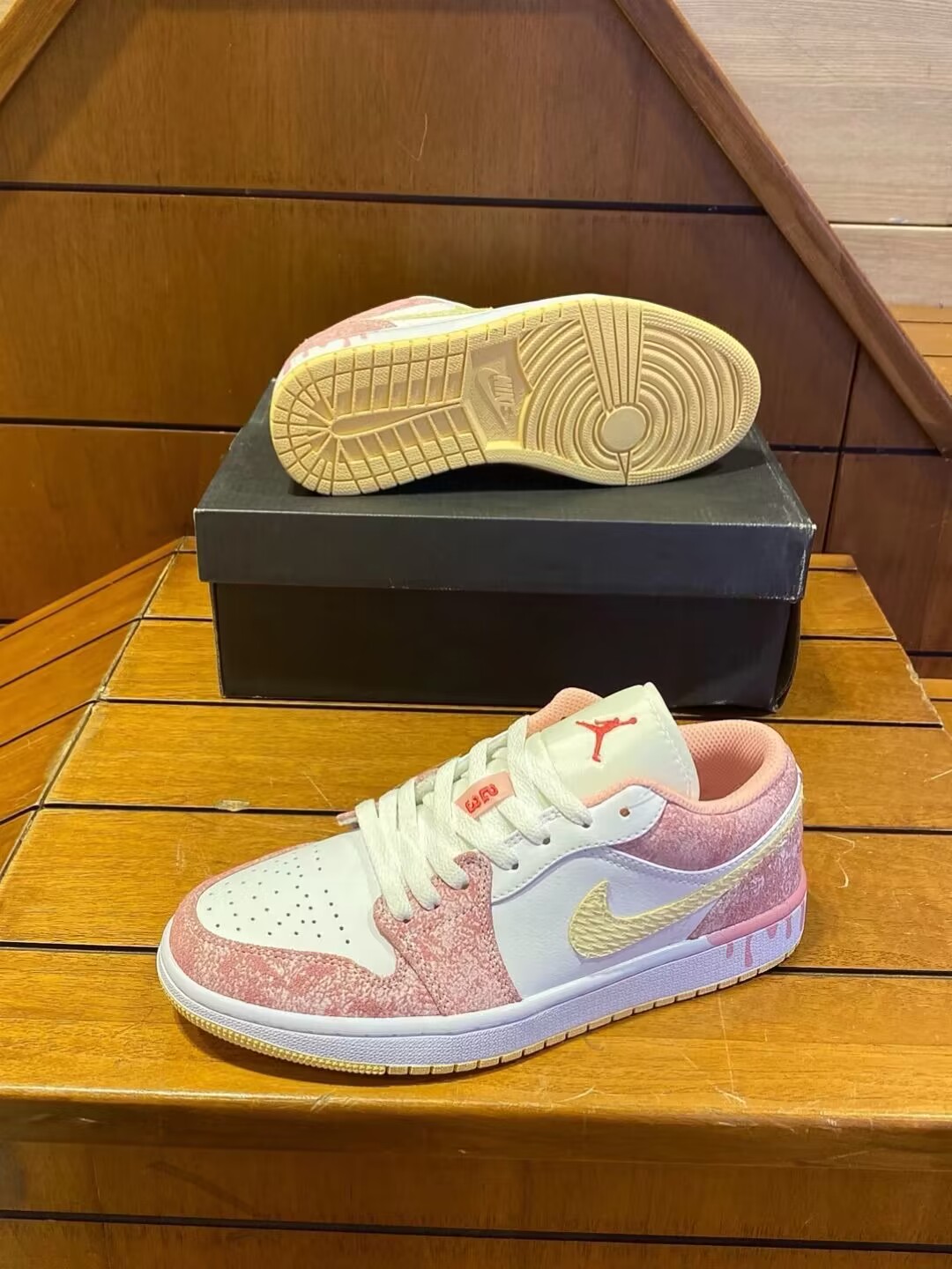 [Invincible sultry pink ice cream Air Jordan shoes] - iMedia