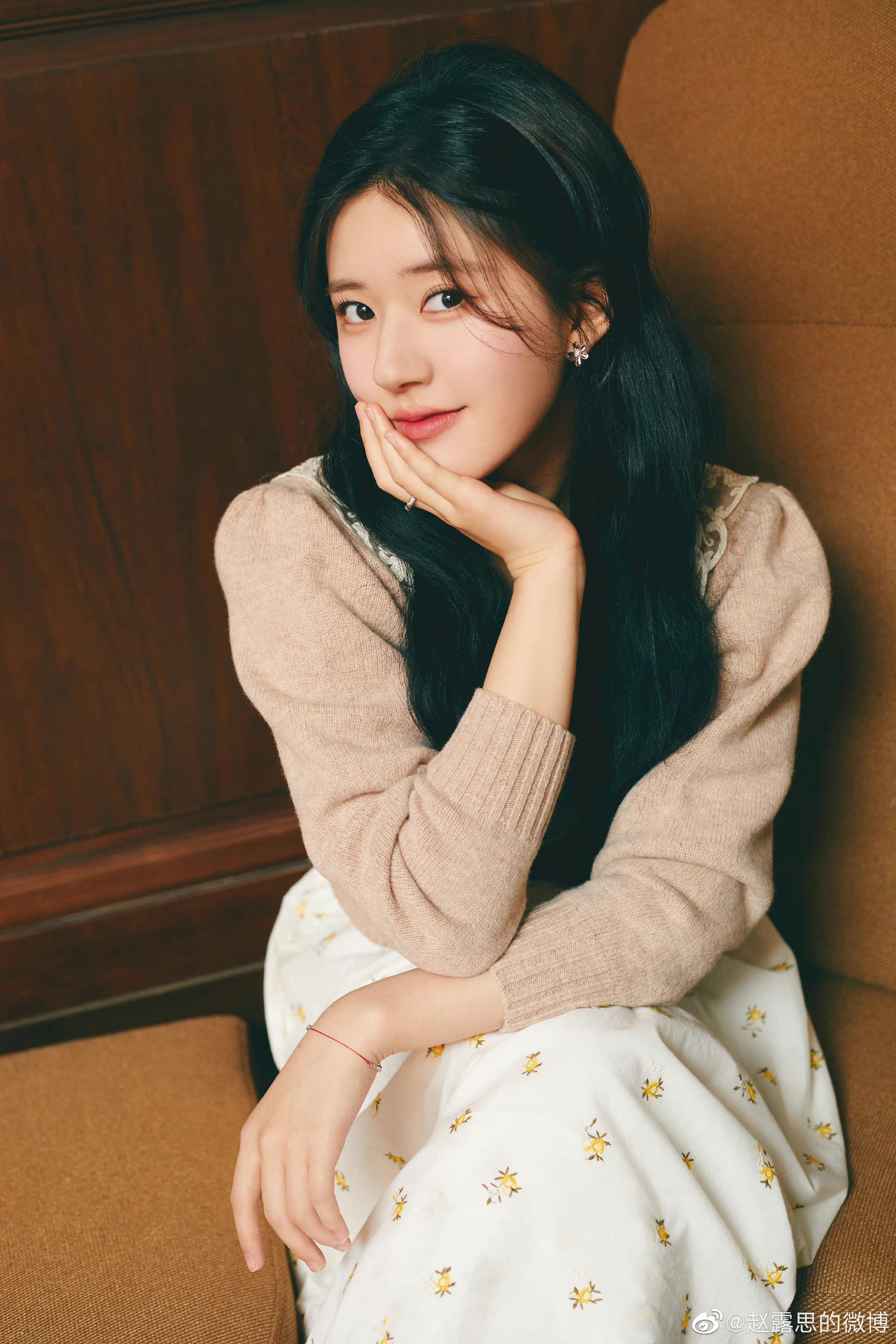 Zhao Lusi posted stock photos, sweet girl full of wind, smiles are ...