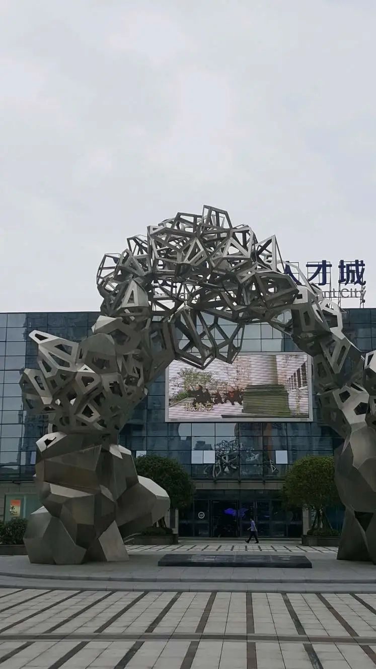 "Comrade-in-arms News • Shutter Fast Song" whoever has a good photo ...