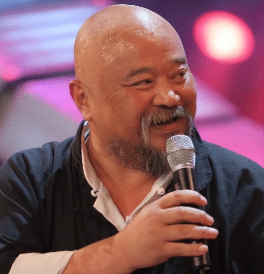 2 packs of cigarettes a day, drinking alcohol as plain water, Li Qi, an ...