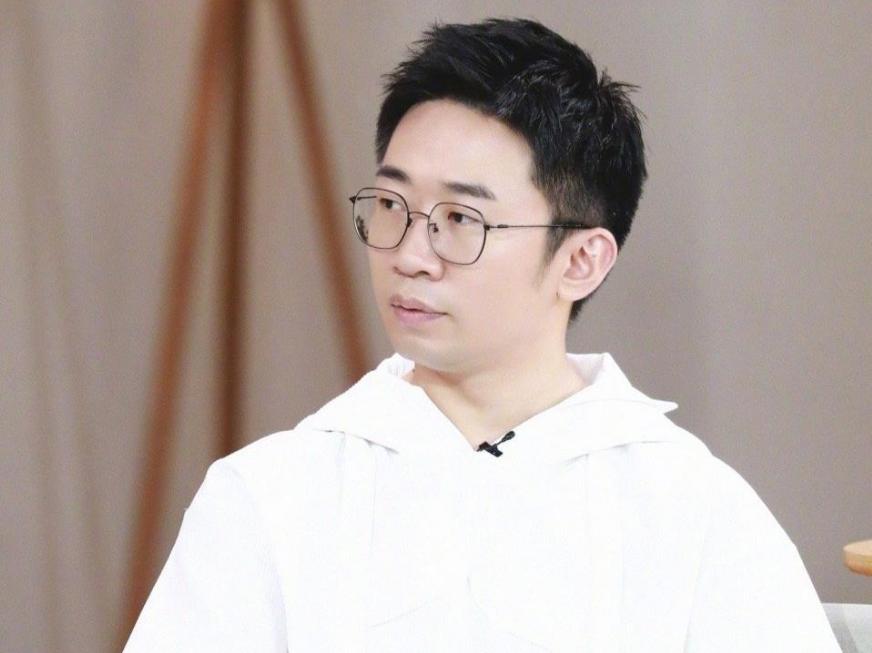 Sitting a real scumbag? Yang Di was revealed to be in a seamless ...