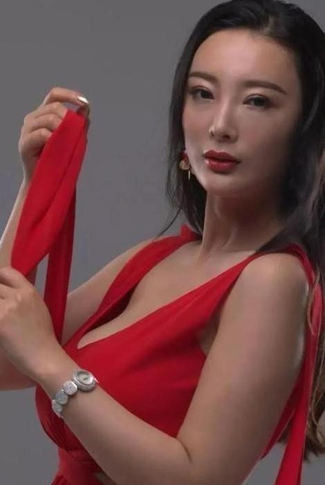 Wang Li Danni, from "breast goddess" to powerful actress, the sad secrets behind her 10-year ...
