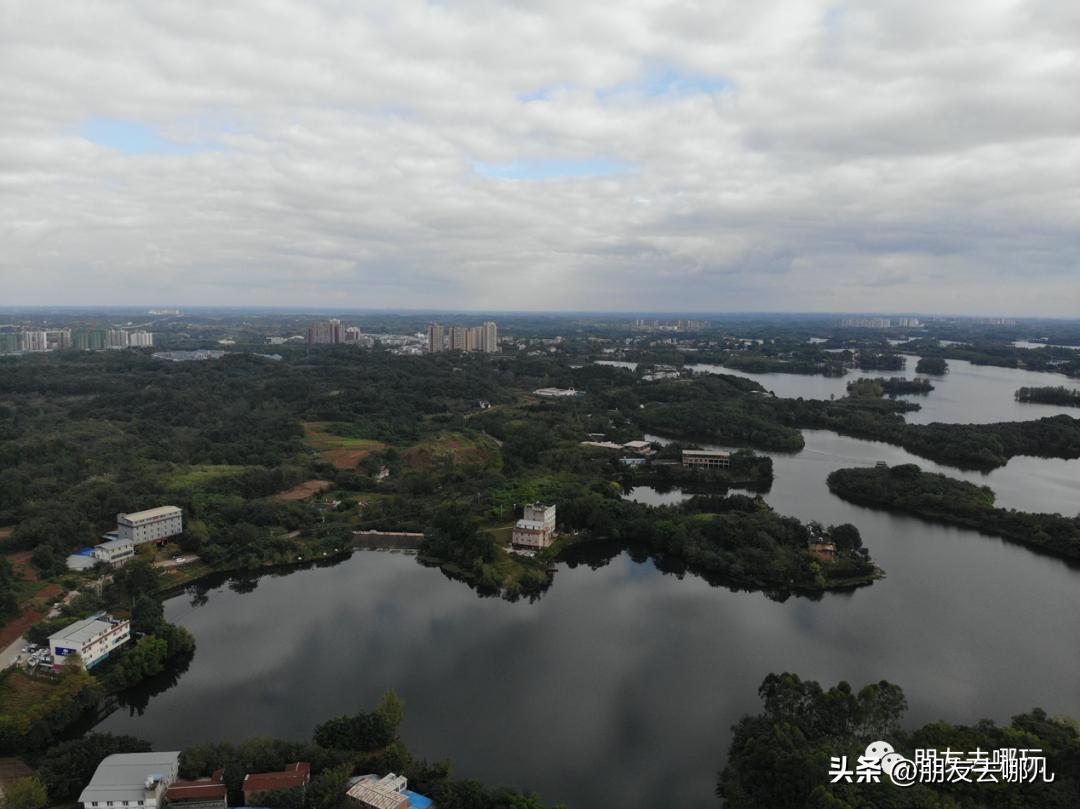 Known as the Qiandao Lake in Chengdu, overlooking Sancha Lake turned ...
