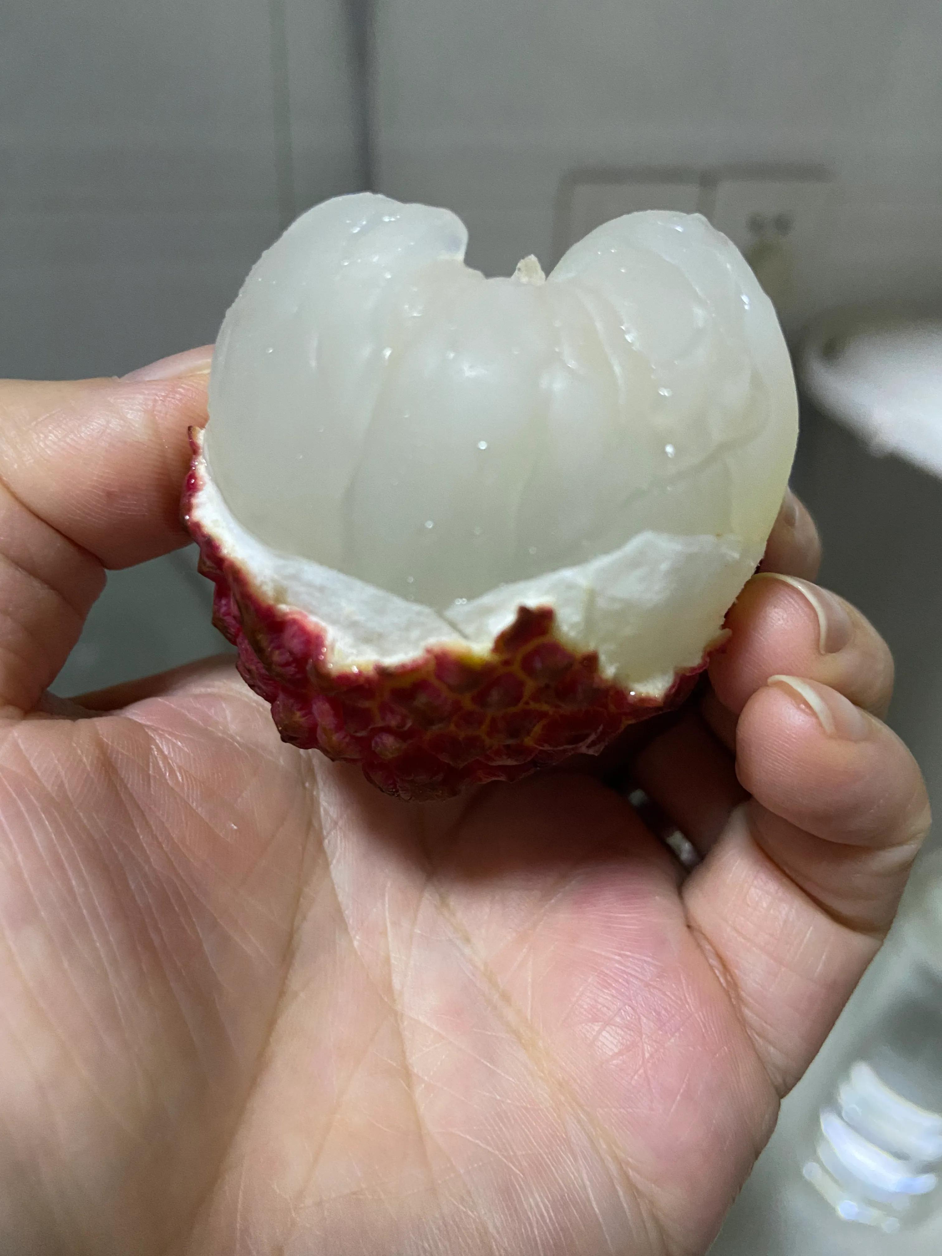 Lychee King is really big, but I advise you not to buy it - iMedia