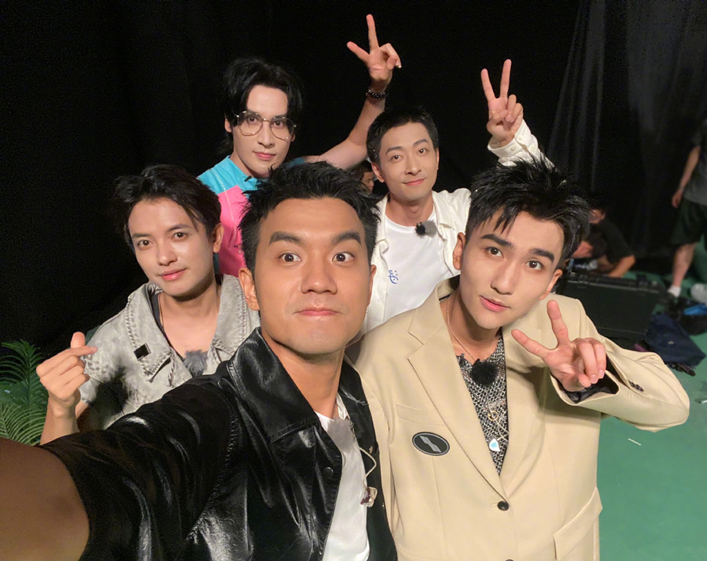 13 Fast Boys held a concert together, and the brothers who were not present sent blessings ...