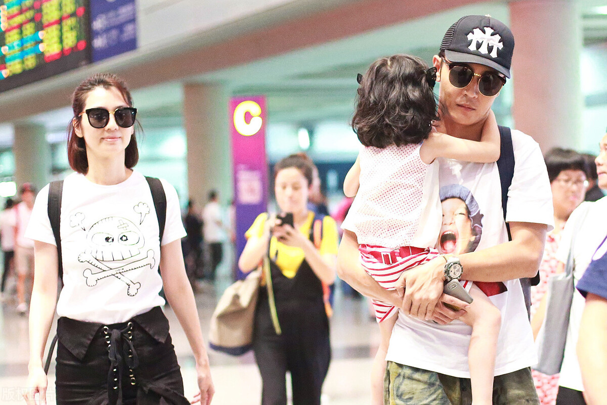 Zhang Danfeng's family looks so good! - iMedia