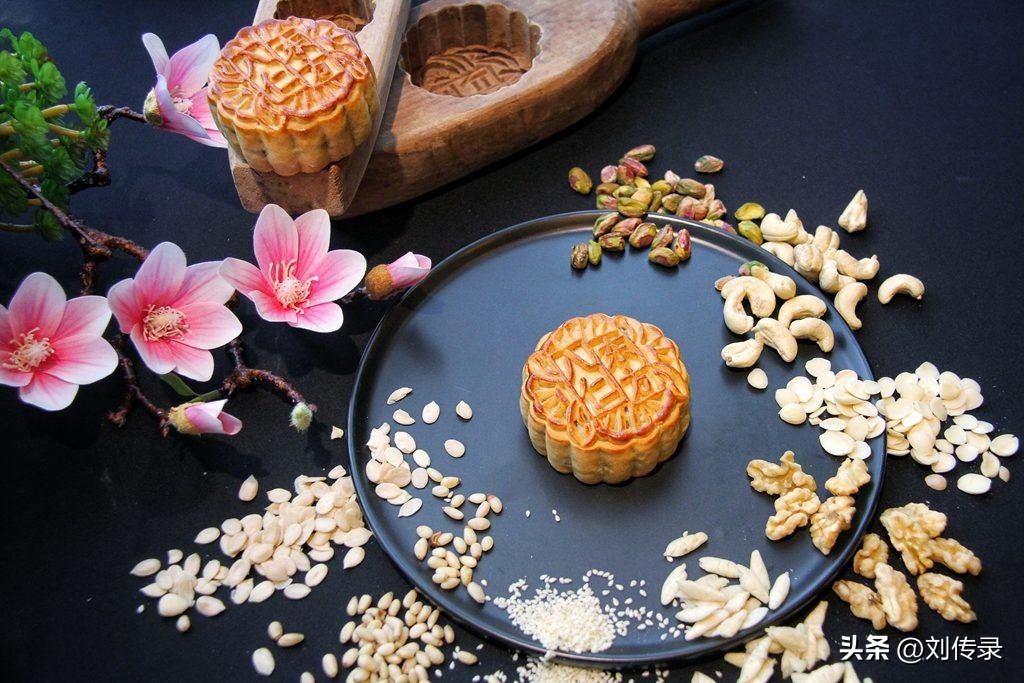 Demystifying the origin of eating moon cakes during the Mid-Autumn ...