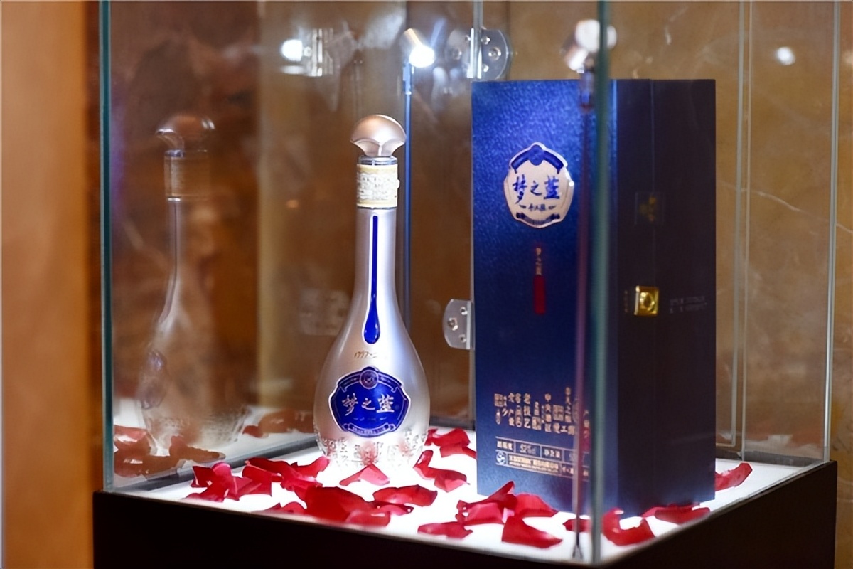 They are all Yanghe wines. What is the difference between Sea Blue, Sky ...