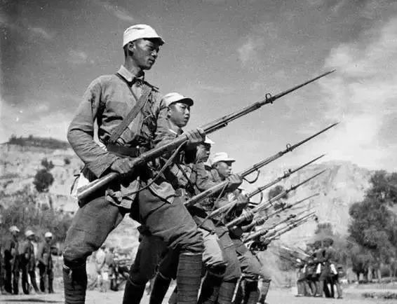 The first naval commander of New China was Xiao Jinguang, the air force ...