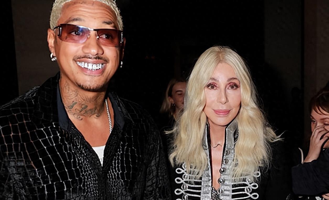 The 77-year-old singer Cher and her 37-year-old boyfriend are so sweet ...