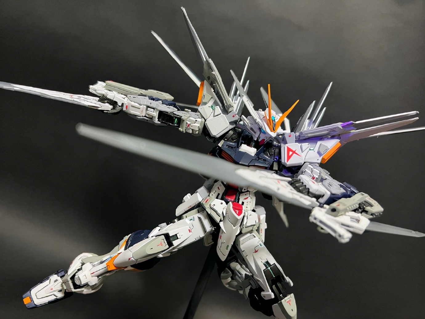 Cow Gundam color matching, heresy Gundam model - iMedia