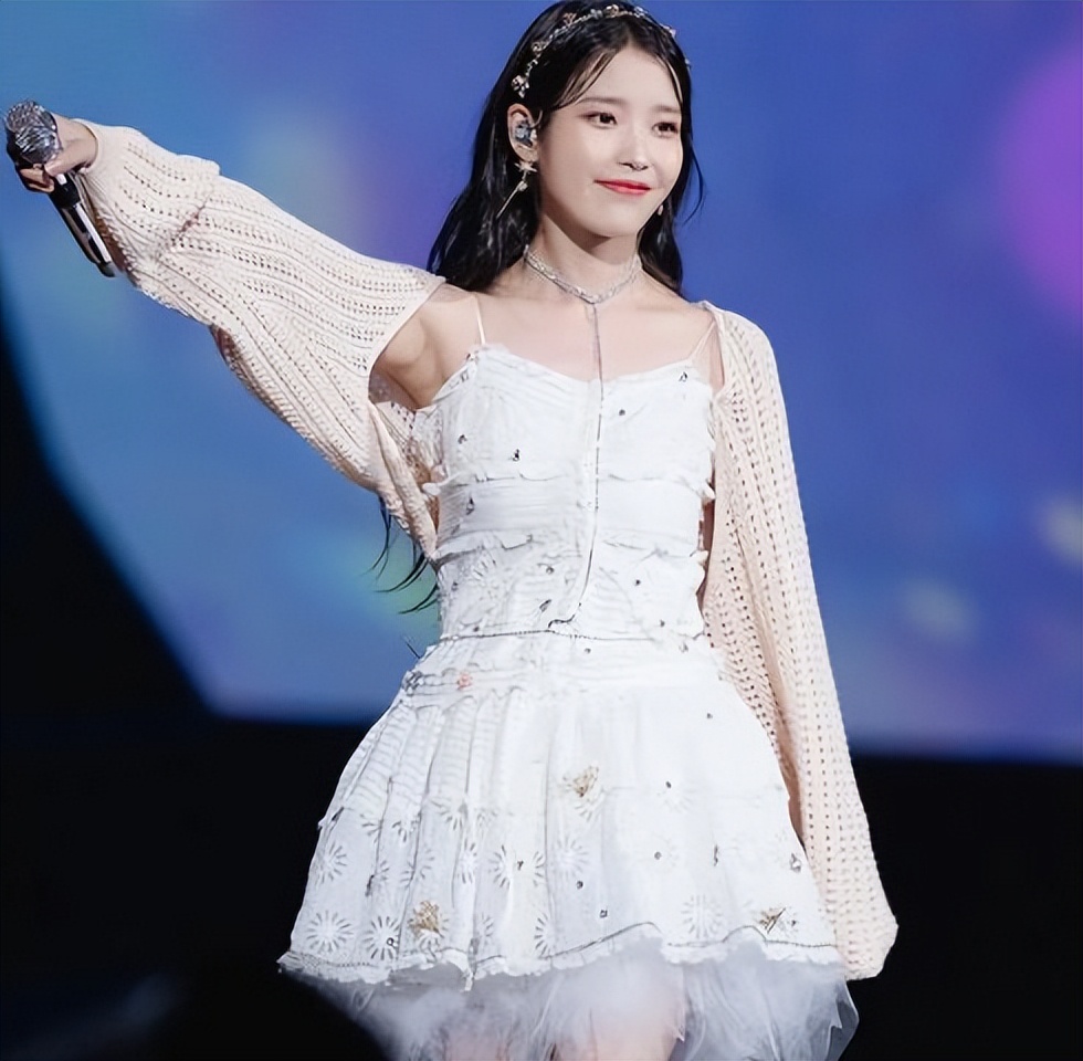 Shima Mika once quit the circle because of this: IU smiled and ...