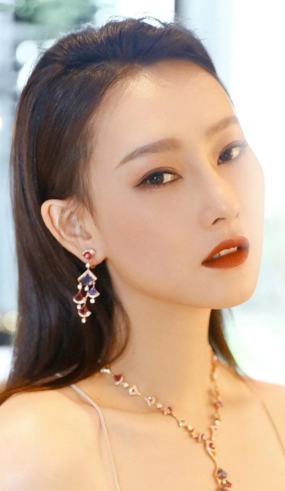 Celebrity photobook "Li Xinyue" - iMedia