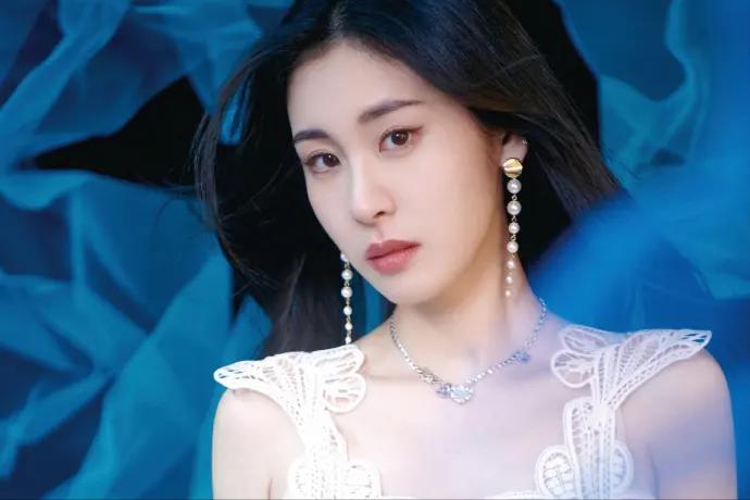 Hua Chenyu's new emotional progress!Take the rumored girlfriend and friends for dinner, and ...