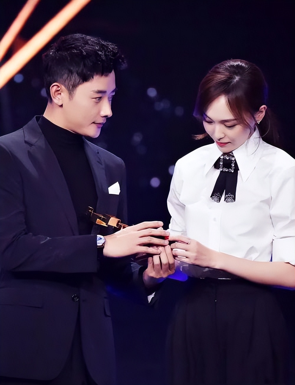 39-year-old Tang Yan looks girly! Lively and cute arouse heated discussions, who still doubts ...