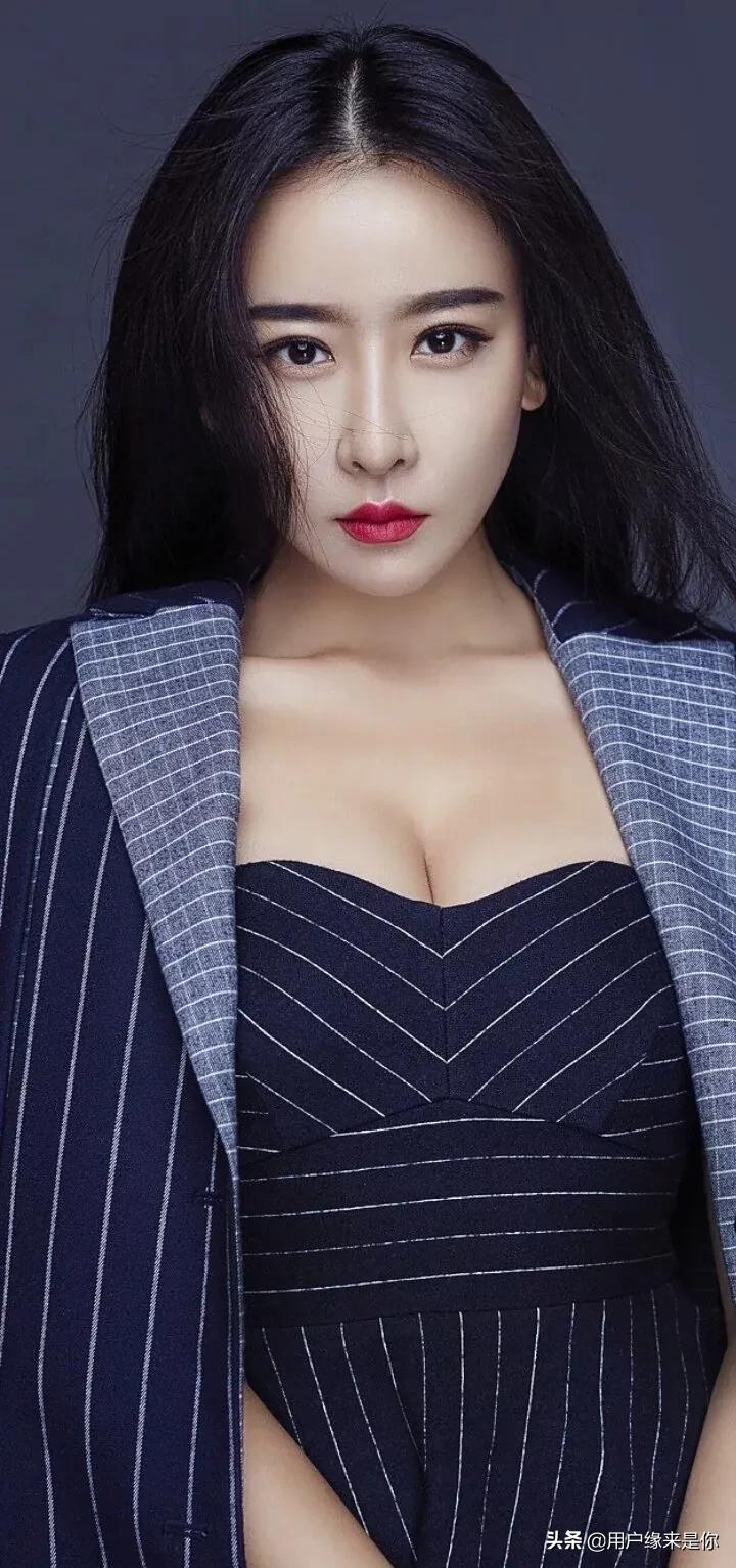 Mao Junjie's sexy and charming pictures - iNEWS