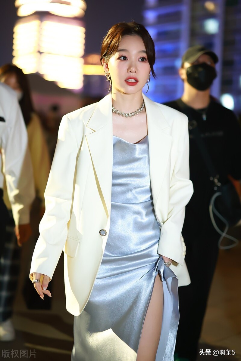 Xu Mengjie's prosperous look - iMedia