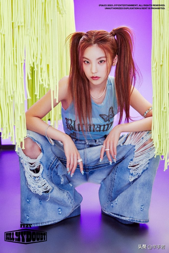 ITZY released the concept photos of their comeback. The makeup of the ...