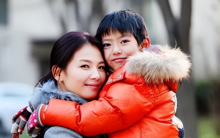 Liu Tao and Xiao Xianrou filmed a kiss scene, kissed until their legs ...