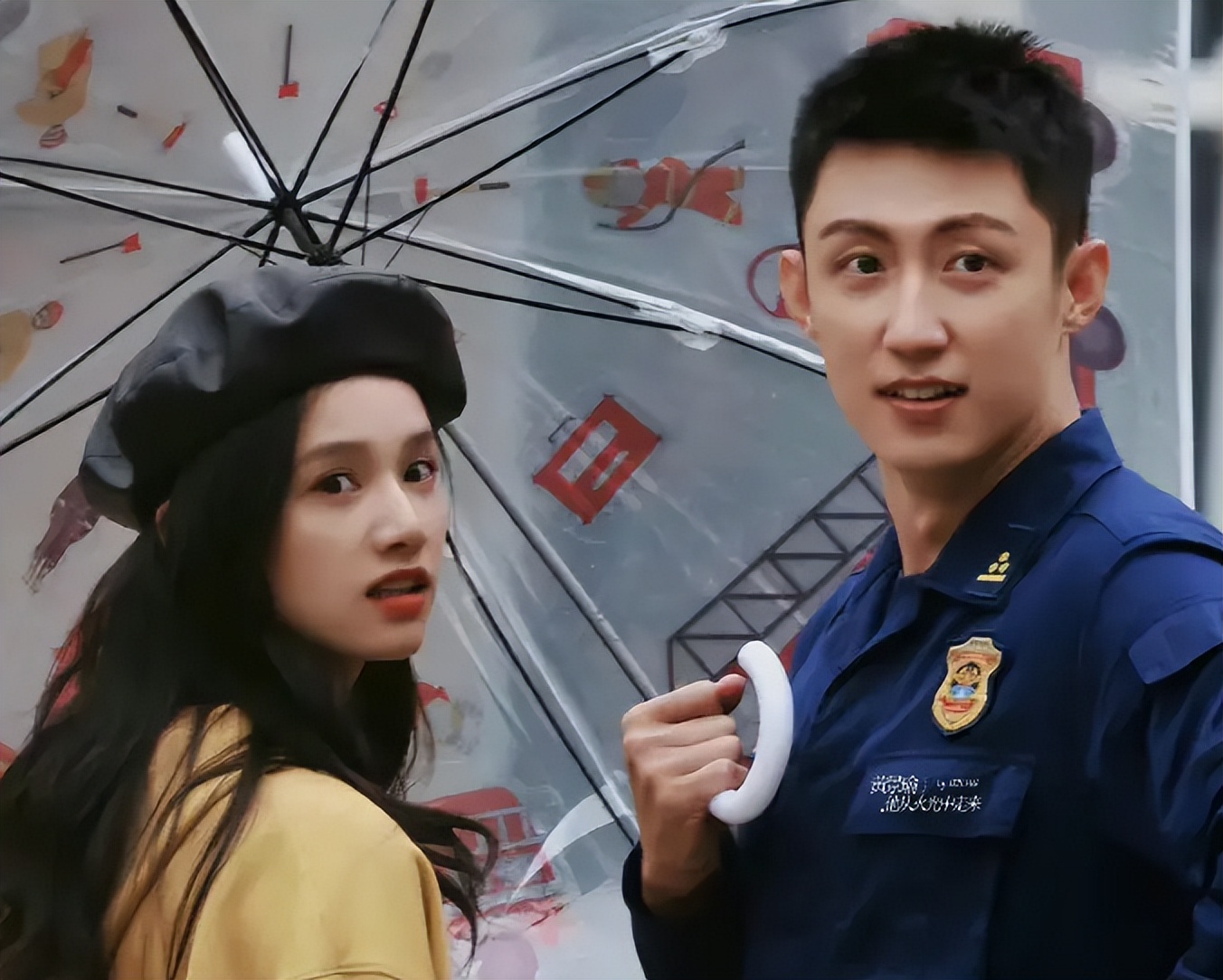 Huang Jingyu and Zhang Jingyi collaborate for the first time!The woman is suspected of using a ...