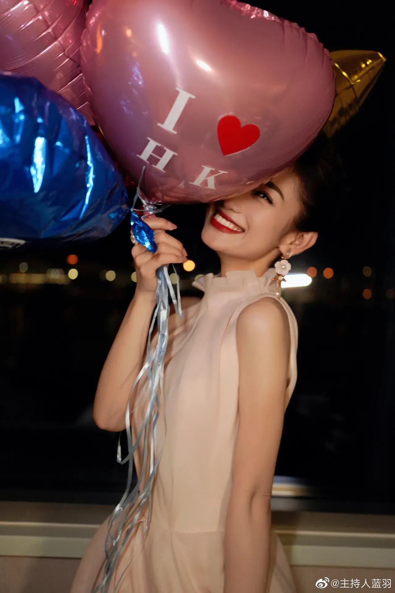 Elegant host Lan Yu - iMedia