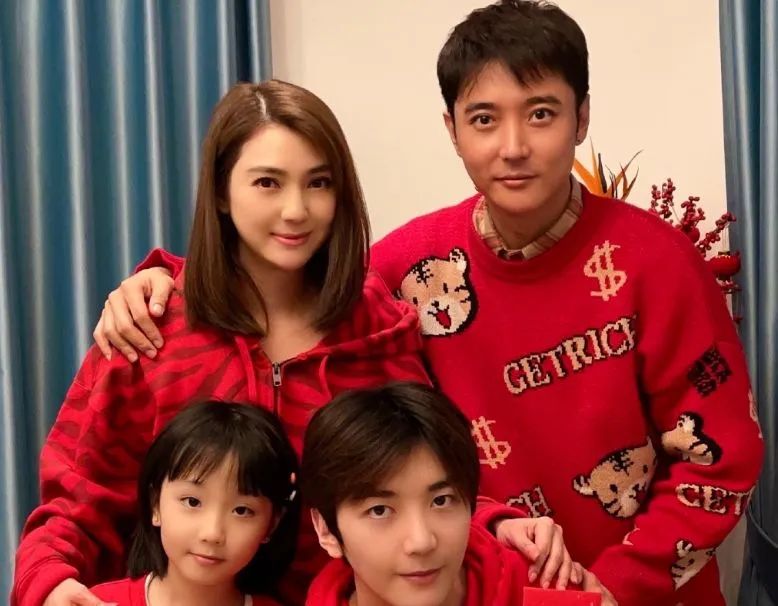 Hong Xin officially announced the divorce in the early morning: Are Hong Xin and Zhang Danfeng ...