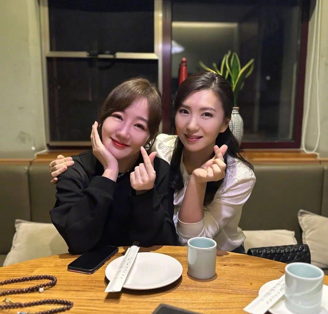 Former CHUANG's 45-year-old Xue Jianing's recent photos exposed! Hu Ge ...