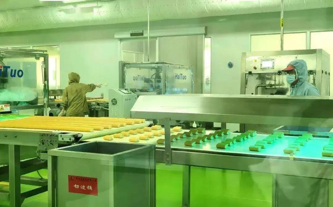 China's snack king earns 20 billion a year from plagiarism - iNEWS