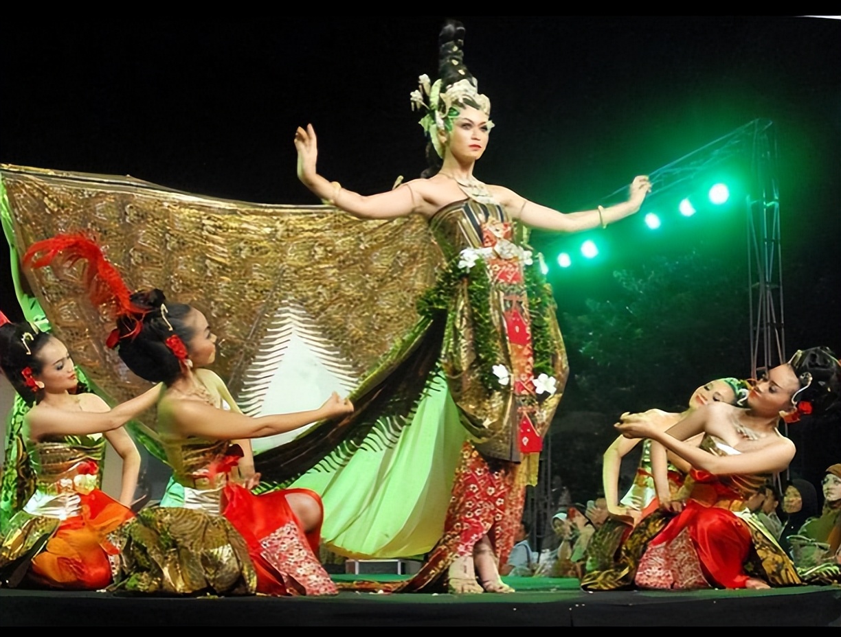 A Brief Analysis of Stage Plays and Musical Dramas in Ancient India - iNEWS